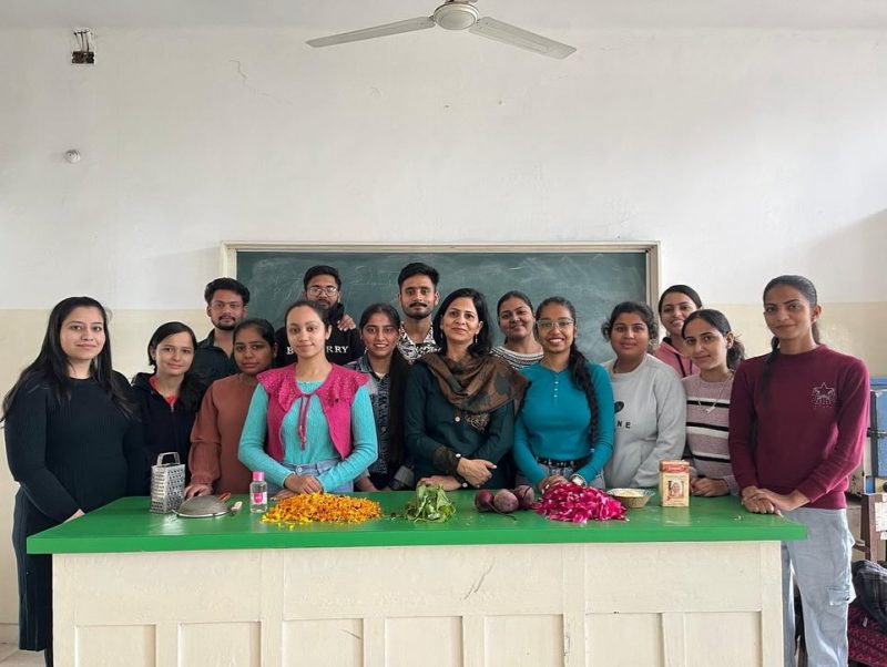 DAV College Chemistry Students Paint Holi Green with Natural Colors ...